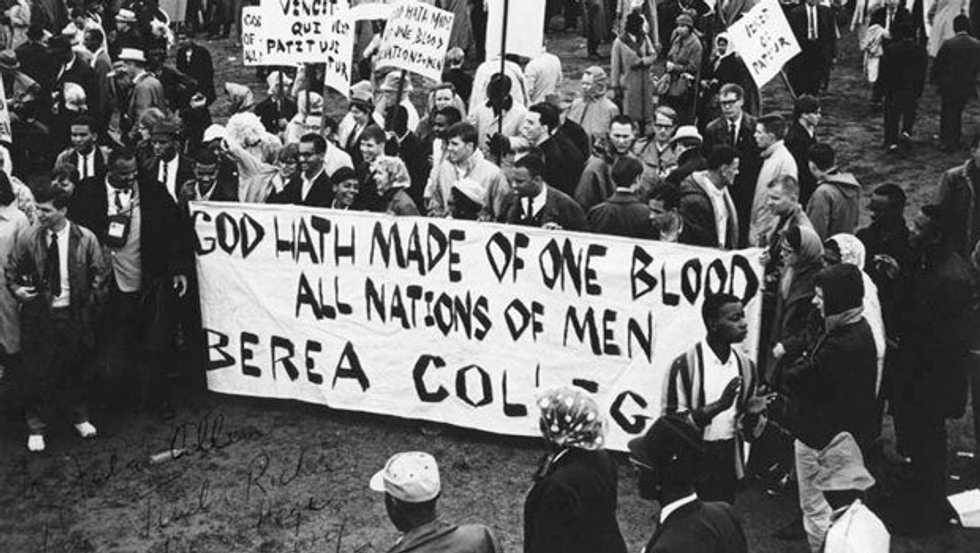 12 Tips And Tricks To Surviving Freshman Year | The Odyssey Online