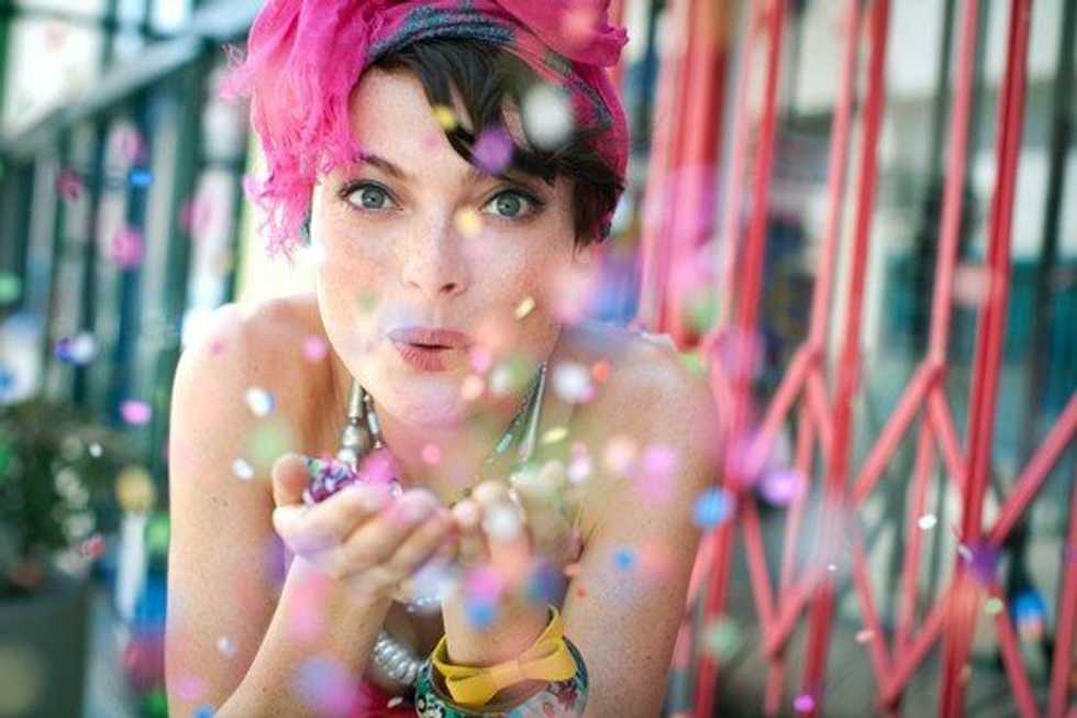 12 Things You Need To Know About The 'Weird' Girl | The Odyssey Online