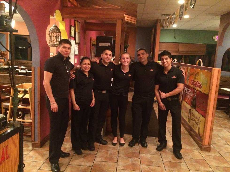 12 Awards All Waiters And Waitresses Deserve To Receive | The Odyssey ...