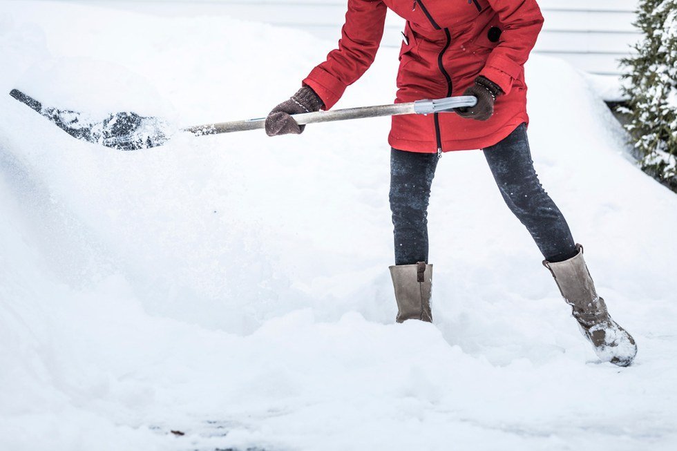 How To Exercise While Shoveling | The Odyssey Online