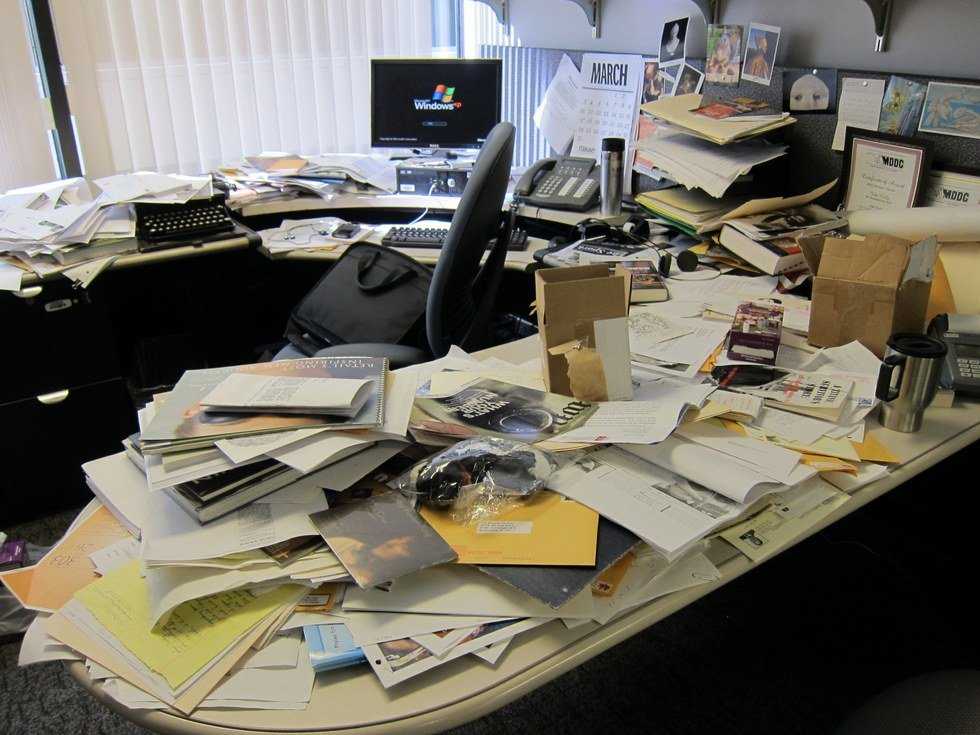 14 Ways To Take Back Your Desk | The Odyssey Online