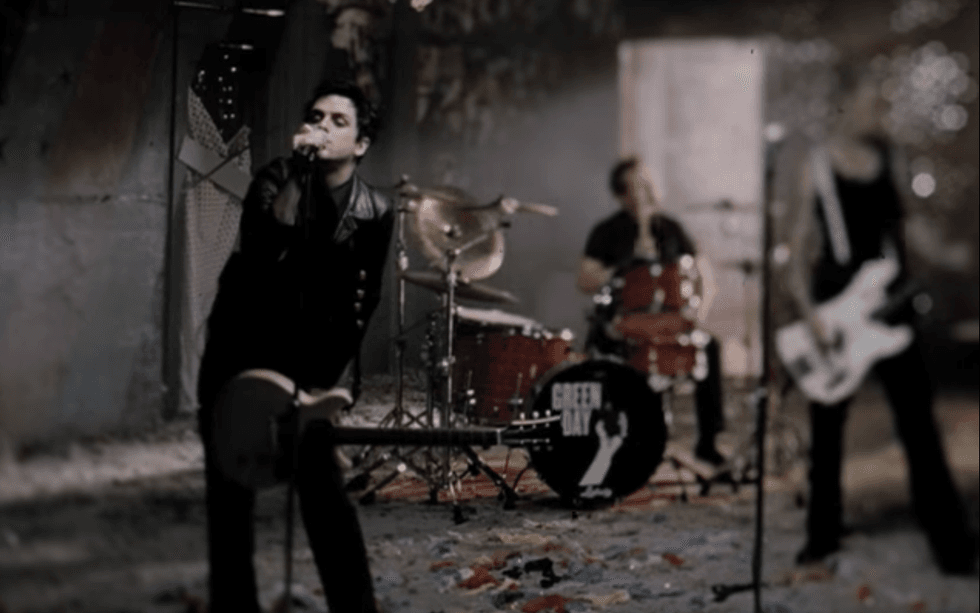 11 Songs Every Bleeding Heart Emo Of The 2000s Knew All Too Well | The ...