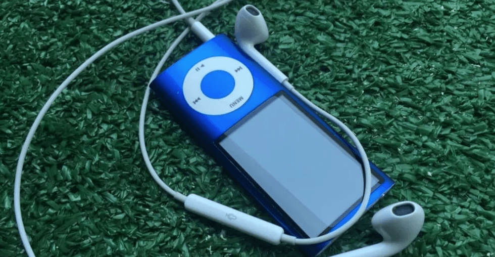25 Songs That Were On Your iPod In Middle School | The Odyssey Online