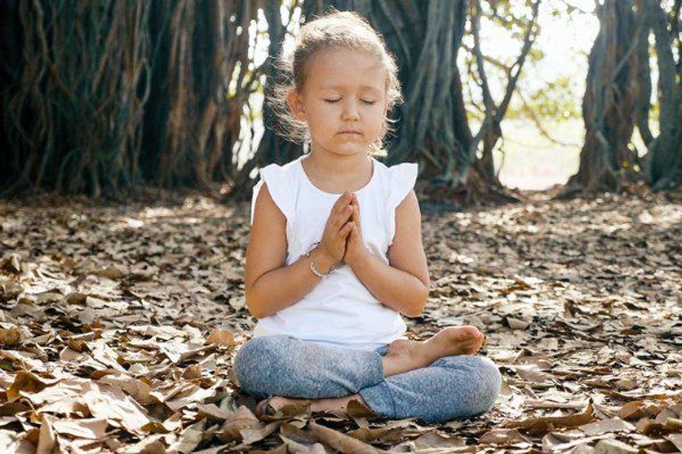 5 Benefits of Yoga with Mantras for Kids Parents Should Not Ignore ...